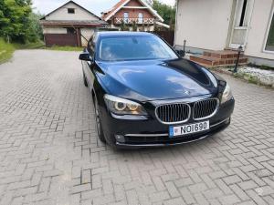 Black BMW 740 2011 in Vilnius, with an engine capacity of 2.98 L and mileage of 144 thousand km for 10000 €, photo 13 on AUTOMOTO.COM.LV
