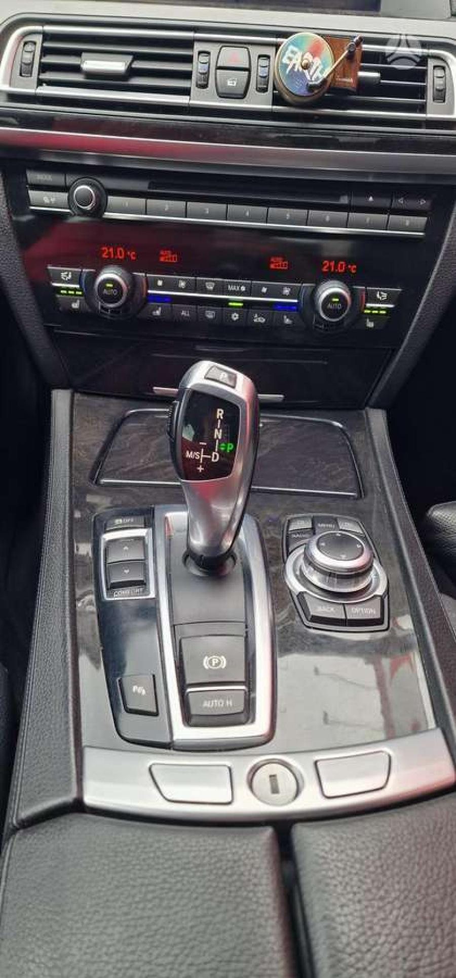 Melns BMW 740 2011 Telšiai, ar dzinēja tilpumu 2.99 L un nobraukumu 226 tūkst. km par 10490 €, foto 10 vietnē AUTOMOTO.COM.LV
