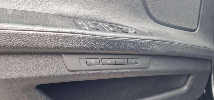 Melns BMW 740 2011 Telšiai, ar dzinēja tilpumu 2.99 L un nobraukumu 226 tūkst. km par 10490 €, foto 22 vietnē AUTOMOTO.COM.LV