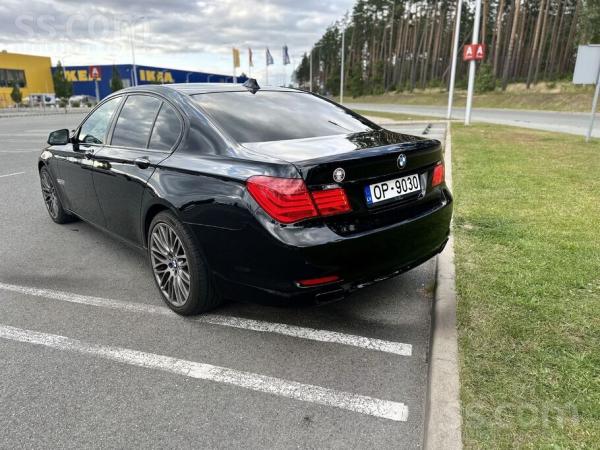 Melns BMW 740 2011 Jelgava, ar dzinēja tilpumu 3.00 L un nobraukumu 460 tūkst. km par 7800 €, foto 5 vietnē AUTOMOTO.COM.LV