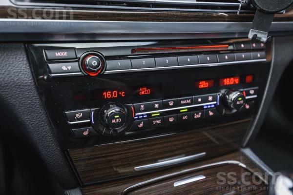 Melns BMW 740 2011 Jelgava, ar dzinēja tilpumu 3.00 L un nobraukumu 460 tūkst. km par 7800 €, foto 9 vietnē AUTOMOTO.COM.LV