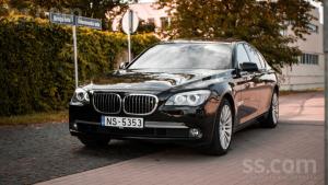 Black BMW 740 2011 in Daugavpils, with an engine capacity of 3.00 L and mileage of 250 thousand km for 12200 €, photo 4 on AUTOMOTO.COM.LV
