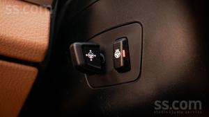 Black BMW 740 2011 in Daugavpils, with an engine capacity of 3.00 L and mileage of 250 thousand km for 12200 €, photo 14 on AUTOMOTO.COM.LV