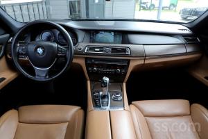 Black BMW 740 2011 in Tukums, with an engine capacity of 3.00 L and mileage of 0 thousand km for 7500 €, photo 6 on AUTOMOTO.COM.LV
