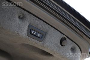 Black BMW 740 2011 in Tukums, with an engine capacity of 3.00 L and mileage of 0 thousand km for 7500 €, photo 20 on AUTOMOTO.COM.LV