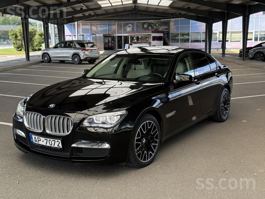 Melns BMW 740 2011 Rīga, ar dzinēja tilpumu 3.00 L un nobraukumu 281 tūkst. km par 14000 €, foto 4 vietnē AUTOMOTO.COM.LV