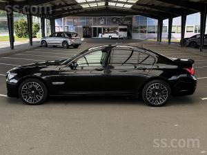 Melns BMW 740 2011 Rīga, ar dzinēja tilpumu 3.00 L un nobraukumu 281 tūkst. km par 14000 €, foto 5 vietnē AUTOMOTO.COM.LV