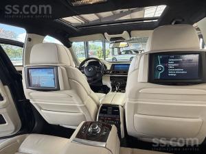 Melns BMW 740 2011 Rīga, ar dzinēja tilpumu 3.00 L un nobraukumu 281 tūkst. km par 14000 €, foto 12 vietnē AUTOMOTO.COM.LV