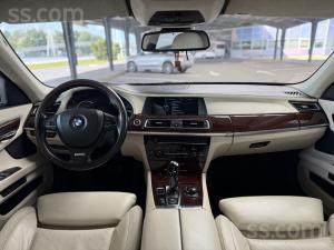 Melns BMW 740 2011 Rīga, ar dzinēja tilpumu 3.00 L un nobraukumu 281 tūkst. km par 14000 €, foto 13 vietnē AUTOMOTO.COM.LV
