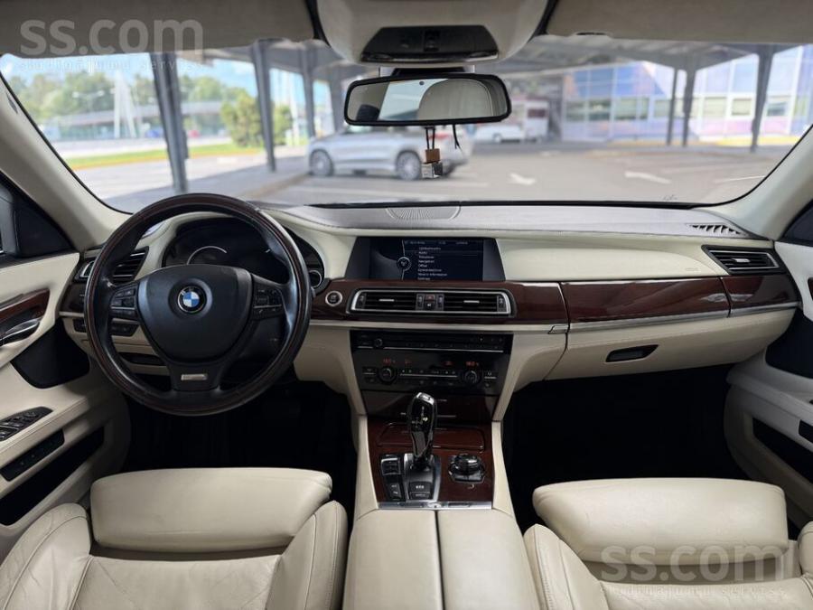 Melns BMW 740 2011 Rīga, ar dzinēja tilpumu 3.00 L un nobraukumu 281 tūkst. km par 14000 €, foto 13 vietnē AUTOMOTO.COM.LV