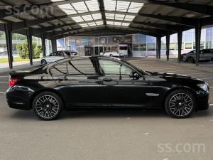 Melns BMW 740 2011 Rīga, ar dzinēja tilpumu 3.00 L un nobraukumu 281 tūkst. km par 14000 €, foto 9 vietnē AUTOMOTO.COM.LV