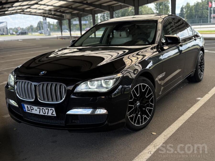 Melns BMW 740 2011 Rīga, ar dzinēja tilpumu 3.00 L un nobraukumu 281 tūkst. km par 14000 €, foto 28 vietnē AUTOMOTO.COM.LV