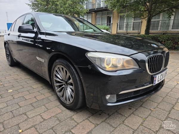 Black BMW 740 2011 in Kaunas, with an engine capacity of 3.00 L and mileage of 308 thousand km for 5690 €, photo 1 on AUTOMOTO.COM.LV