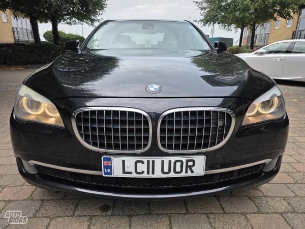 Black BMW 740 2011 in Kaunas, with an engine capacity of 3.00 L and mileage of 308 thousand km for 5690 €, photo 3 on AUTOMOTO.COM.LV