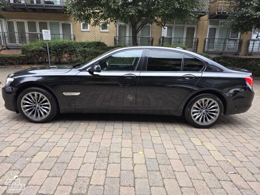 Melns BMW 740 2011 Kauņa, ar dzinēja tilpumu 3.00 L un nobraukumu 308 tūkst. km par 5690 €, foto 8 vietnē AUTOMOTO.COM.LV