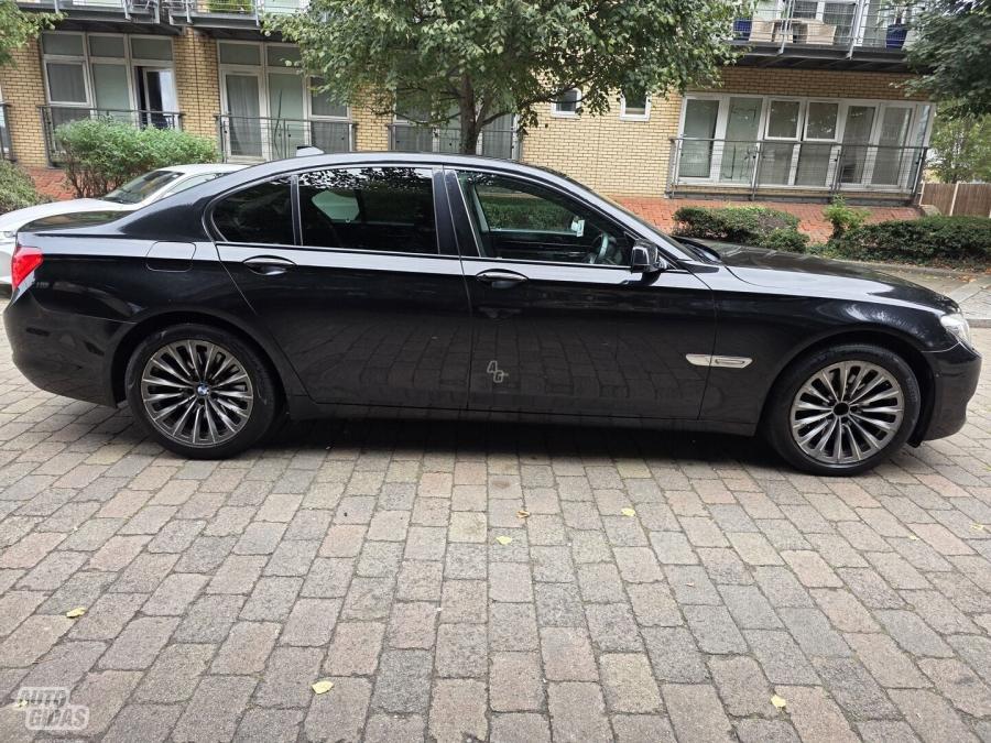 Melns BMW 740 2011 Kauņa, ar dzinēja tilpumu 3.00 L un nobraukumu 308 tūkst. km par 5690 €, foto 9 vietnē AUTOMOTO.COM.LV