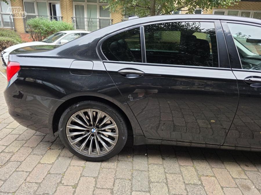Melns BMW 740 2011 Kauņa, ar dzinēja tilpumu 3.00 L un nobraukumu 308 tūkst. km par 5690 €, foto 12 vietnē AUTOMOTO.COM.LV