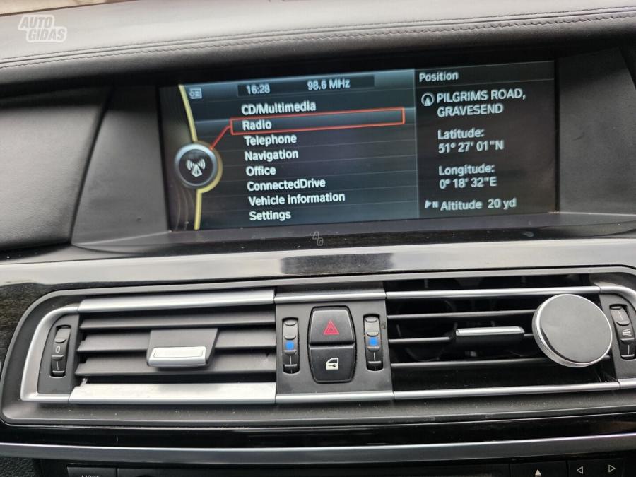 Melns BMW 740 2011 Kauņa, ar dzinēja tilpumu 3.00 L un nobraukumu 308 tūkst. km par 5690 €, foto 25 vietnē AUTOMOTO.COM.LV