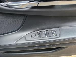 Melns BMW 740 2011 Kauņa, ar dzinēja tilpumu 3.00 L un nobraukumu 308 tūkst. km par 5690 €, foto 35 vietnē AUTOMOTO.COM.LV
