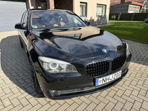 Melns BMW 740 2011 Kauņa, ar dzinēja tilpumu 2.99 L un nobraukumu 322 tūkst. km par 12999 €, foto 1 vietnē AUTOMOTO.COM.LV