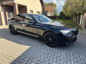 Black BMW 740 2011 in Kaunas, with an engine capacity of 2.99 L and mileage of 322 thousand km for 12999 €, photo 3 on AUTOMOTO.COM.LV