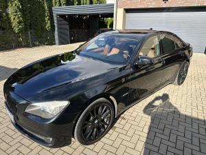Black BMW 740 2011 in Kaunas, with an engine capacity of 2.99 L and mileage of 322 thousand km for 12999 €, photo 4 on AUTOMOTO.COM.LV