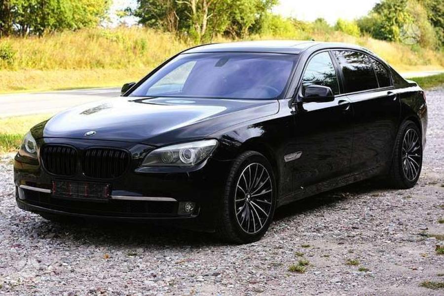 Melns BMW 740 2012 Akmenė, ar dzinēja tilpumu 3.00 L un nobraukumu 285 tūkst. km par 10000 €, foto 1 vietnē AUTOMOTO.COM.LV