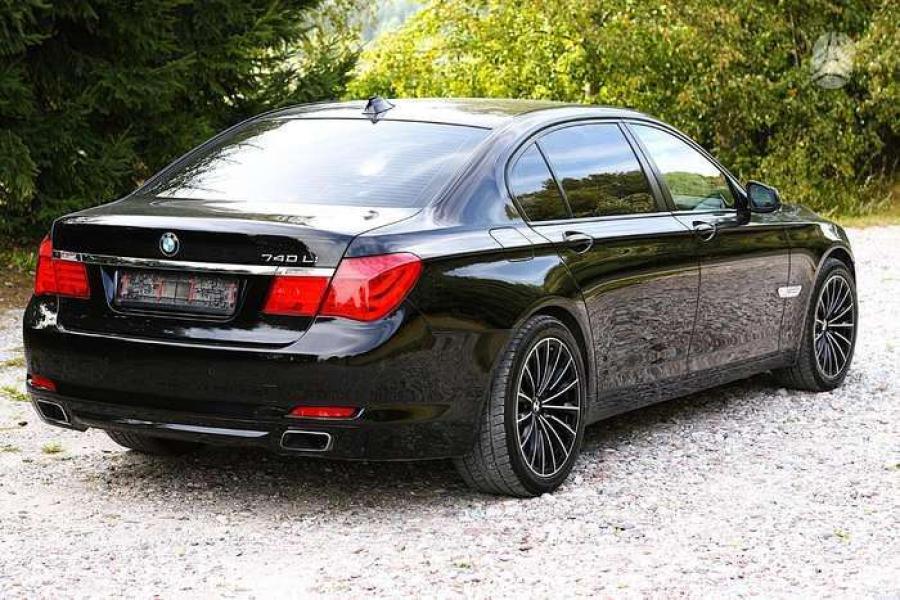 Melns BMW 740 2012 Akmenė, ar dzinēja tilpumu 3.00 L un nobraukumu 285 tūkst. km par 10000 €, foto 2 vietnē AUTOMOTO.COM.LV