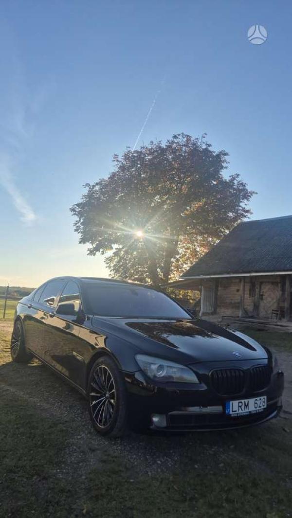 Melns BMW 740 2012 Akmenė, ar dzinēja tilpumu 3.00 L un nobraukumu 285 tūkst. km par 10000 €, foto 10 vietnē AUTOMOTO.COM.LV
