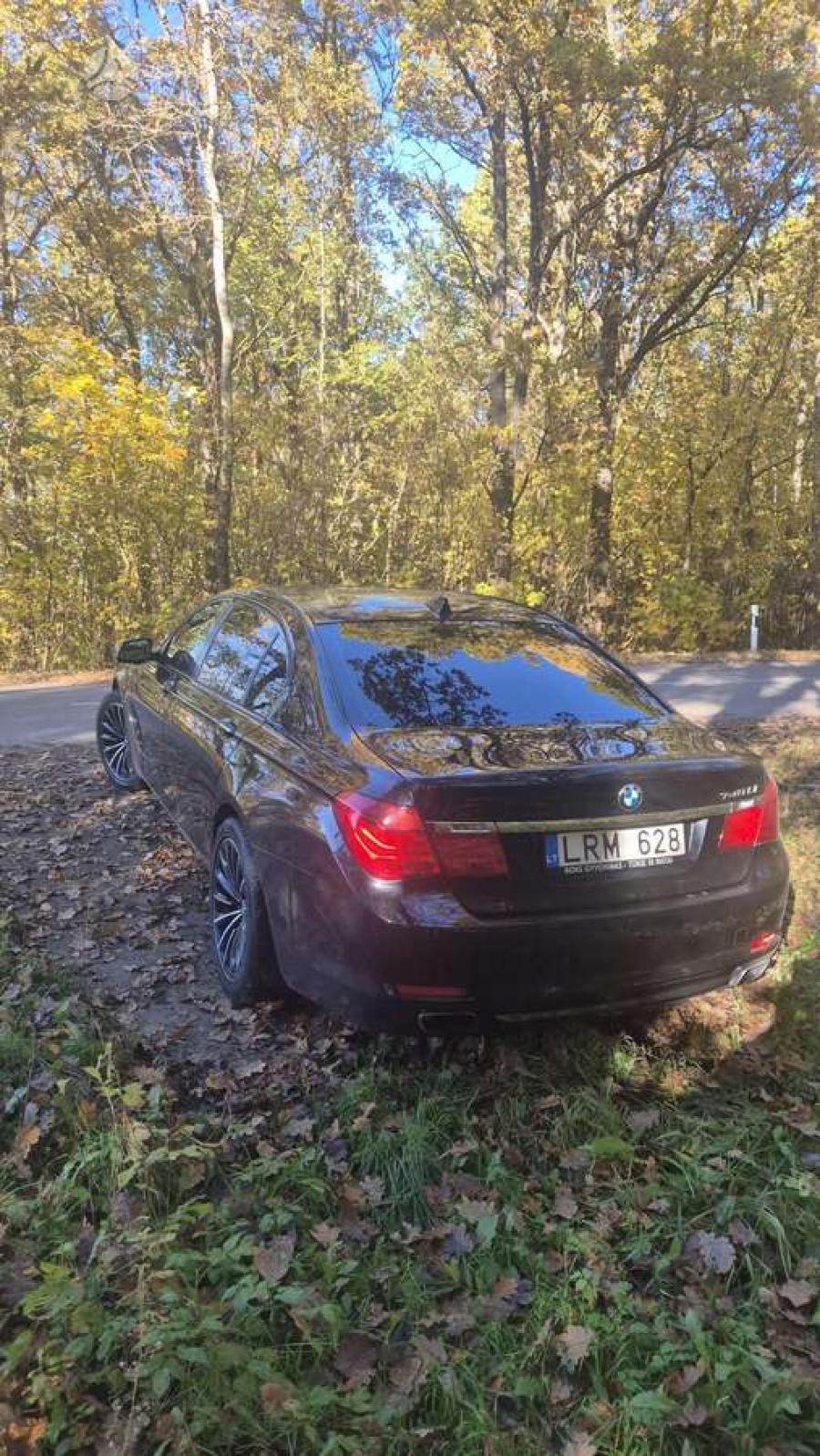 Melns BMW 740 2012 Akmenė, ar dzinēja tilpumu 3.00 L un nobraukumu 285 tūkst. km par 10000 €, foto 11 vietnē AUTOMOTO.COM.LV