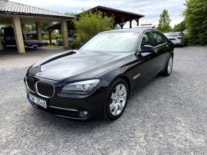 Black BMW 740 2012 in Saldus, with an engine capacity of 3.00 L and mileage of 262 thousand km for 11950 €, photo  on AUTOMOTO.COM.LV
