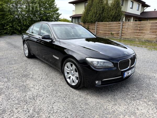 Melns BMW 740 2012 Saldus, ar dzinēja tilpumu 3.00 L un nobraukumu 262 tūkst. km par 11950 €, foto 3 vietnē AUTOMOTO.COM.LV