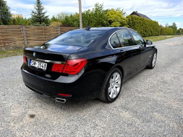Melns BMW 740 2012 Saldus, ar dzinēja tilpumu 3.00 L un nobraukumu 262 tūkst. km par 11950 €, foto 5 vietnē AUTOMOTO.COM.LV