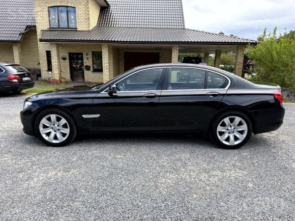 Melns BMW 740 2012 Saldus, ar dzinēja tilpumu 3.00 L un nobraukumu 262 tūkst. km par 11950 €, foto 8 vietnē AUTOMOTO.COM.LV