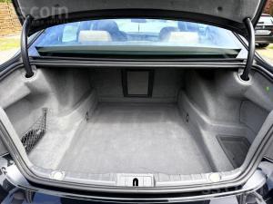 Black BMW 740 2012 in Saldus, with an engine capacity of 3.00 L and mileage of 262 thousand km for 11950 €, photo 11 on AUTOMOTO.COM.LV