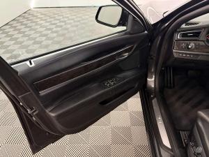 Black BMW 740 2012 in Marijampole, with an engine capacity of 2.99 L and mileage of 222 thousand km for 12450 €, photo 22 on AUTOMOTO.COM.LV