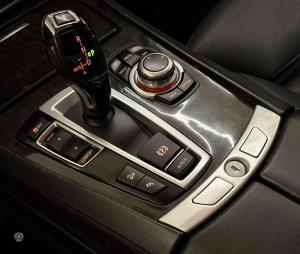 Black BMW 740 2012 in Marijampole, with an engine capacity of 2.99 L and mileage of 222 thousand km for 12450 €, photo 24 on AUTOMOTO.COM.LV