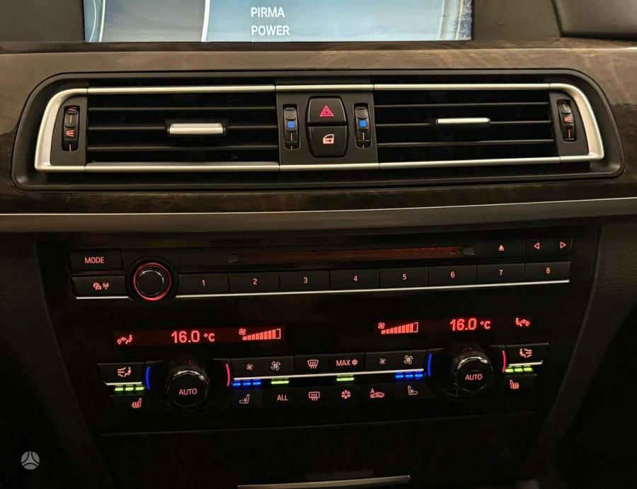 Black BMW 740 2012 in Marijampole, with an engine capacity of 2.99 L and mileage of 222 thousand km for 12450 €, photo 27 on AUTOMOTO.COM.LV