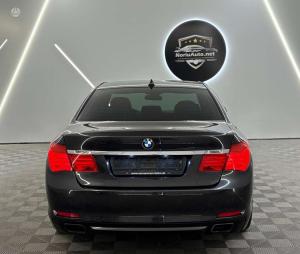 Black BMW 740 2012 in Marijampole, with an engine capacity of 2.99 L and mileage of 222 thousand km for 12450 €, photo 29 on AUTOMOTO.COM.LV