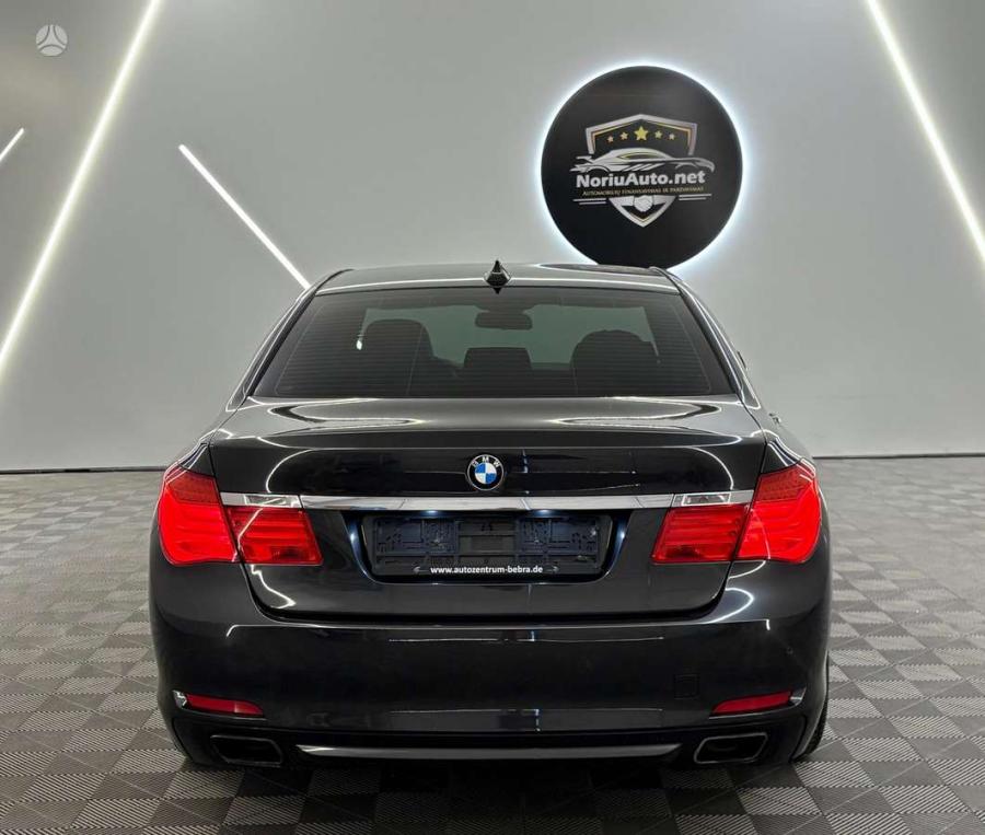 Black BMW 740 2012 in Marijampole, with an engine capacity of 2.99 L and mileage of 222 thousand km for 12450 €, photo 29 on AUTOMOTO.COM.LV