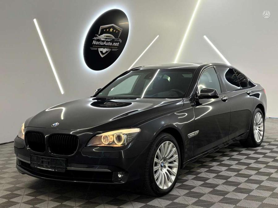 Black BMW 740 2012 in Marijampole, with an engine capacity of 2.99 L and mileage of 222 thousand km for 12450 €, photo 31 on AUTOMOTO.COM.LV