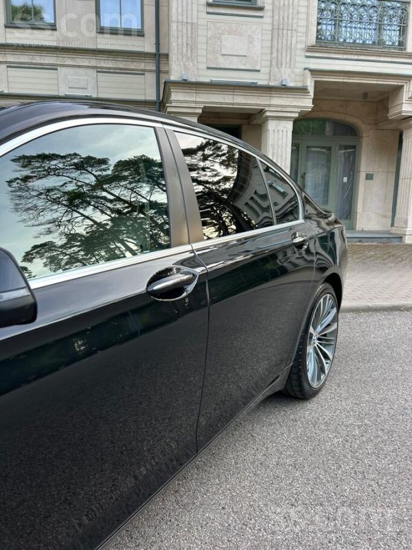 Black BMW 740 2012 in Jurmala, with an engine capacity of 3.00 L and mileage of 188 thousand km for 14300 €, photo 7 on AUTOMOTO.COM.LV