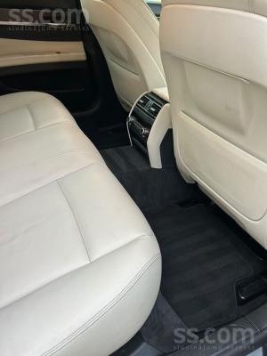 Black BMW 740 2012 in Jurmala, with an engine capacity of 3.00 L and mileage of 188 thousand km for 14300 €, photo 18 on AUTOMOTO.COM.LV
