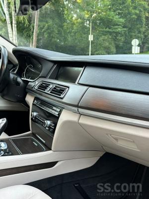 Black BMW 740 2012 in Jurmala, with an engine capacity of 3.00 L and mileage of 188 thousand km for 14300 €, photo 22 on AUTOMOTO.COM.LV