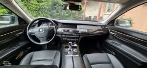 Black BMW 740 2012 in Siauliai, with an engine capacity of 3.00 L and mileage of 300 thousand km for 9500 €, photo 6 on AUTOMOTO.COM.LV
