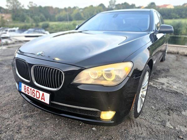 Черный БМВ 740 2012 в Клайпеда, объемом двигателя 2.98 л и пробегом 250 тыс. км за 7999 €, фото 4 на AUTOMOTO.COM.LV