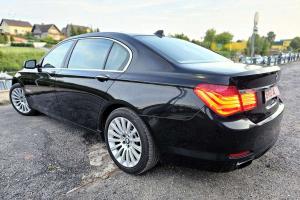 Black BMW 740 2012 in Klaipeda, with an engine capacity of 2.98 L and mileage of 250 thousand km for 7999 €, photo 8 on AUTOMOTO.COM.LV