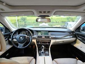 Black BMW 740 2012 in Klaipeda, with an engine capacity of 2.98 L and mileage of 250 thousand km for 7999 €, photo 11 on AUTOMOTO.COM.LV