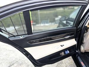 Black BMW 740 2012 in Klaipeda, with an engine capacity of 2.98 L and mileage of 250 thousand km for 7999 €, photo 18 on AUTOMOTO.COM.LV