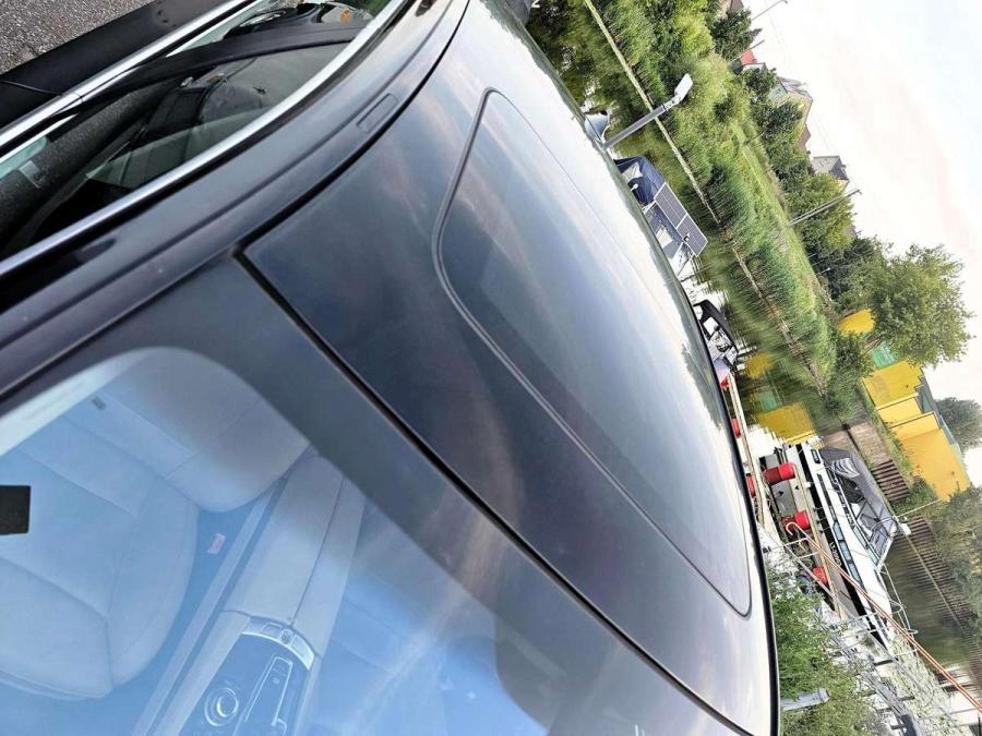 Black BMW 740 2012 in Klaipeda, with an engine capacity of 2.98 L and mileage of 250 thousand km for 7999 €, photo 23 on AUTOMOTO.COM.LV